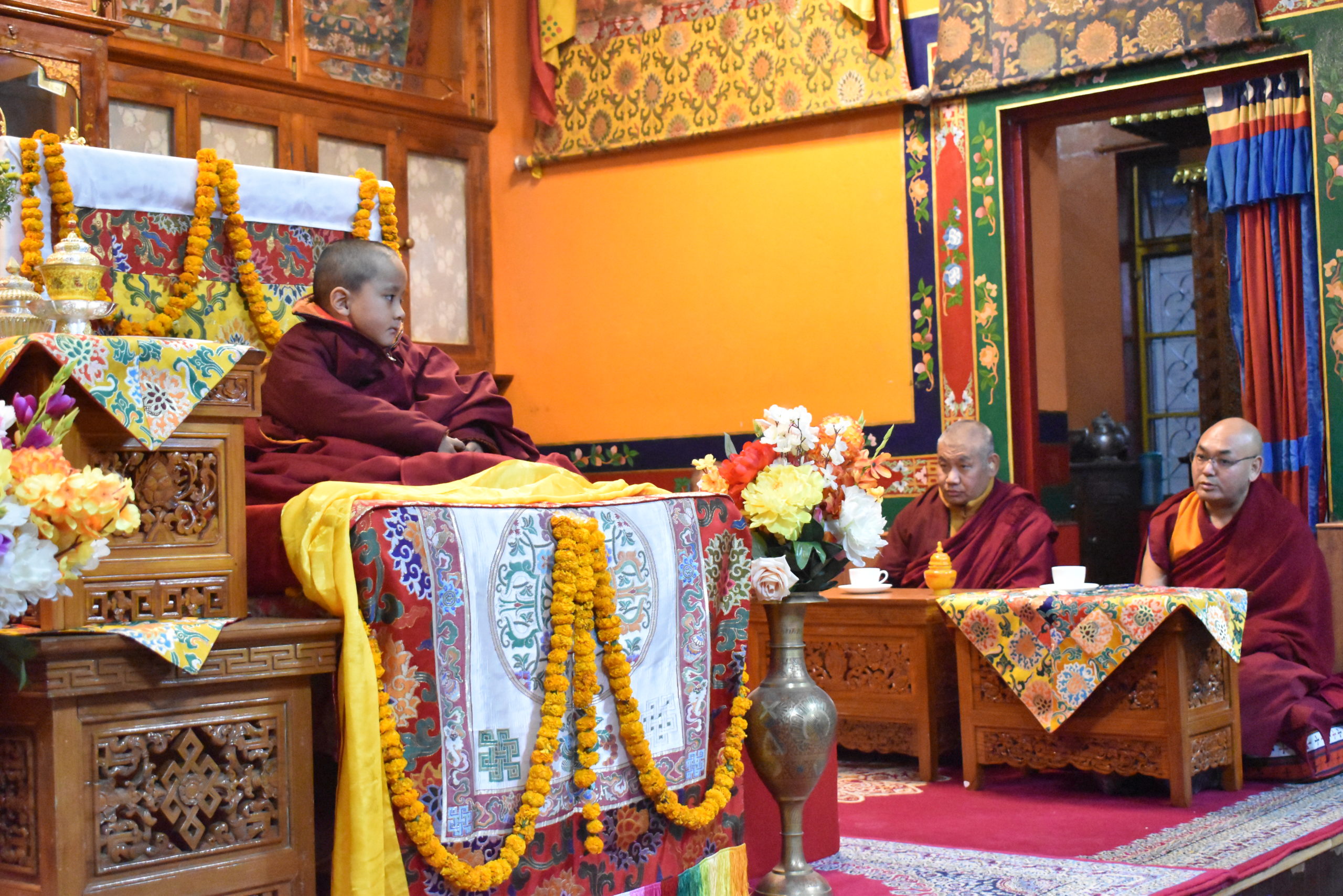 ༸སྐྱབས་རྗེ་སྟག་ལུང་རྩེ་སྤྲུལ་རིན་པོ་ཆེ་མཆོག་གི་ཡང་སྲིད་བཞུགས་སྒར་དུ་ཆེད ...